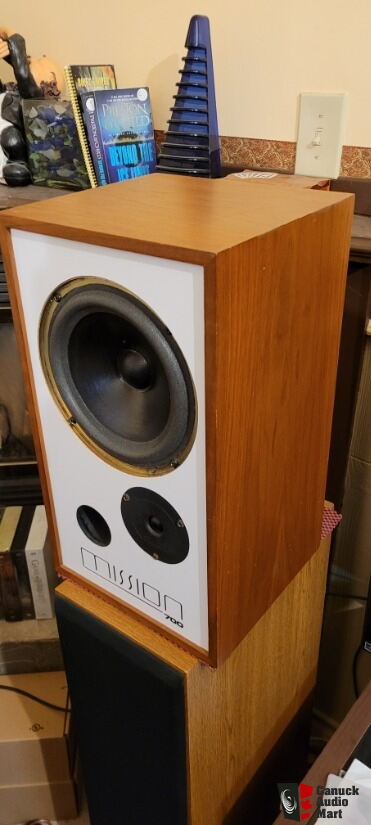 Mission 700 inverted, Canadian made woodgrain loudspeakers Photo ...