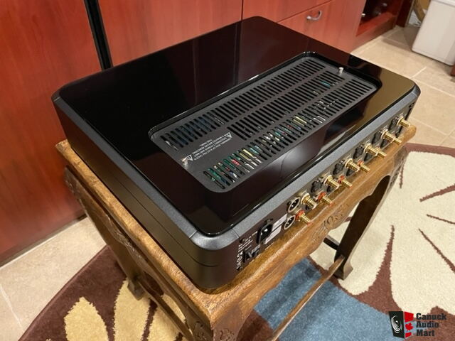 PS Audio BHK Signature pre-amplifier Photo #4107911 - Canuck Audio Mart