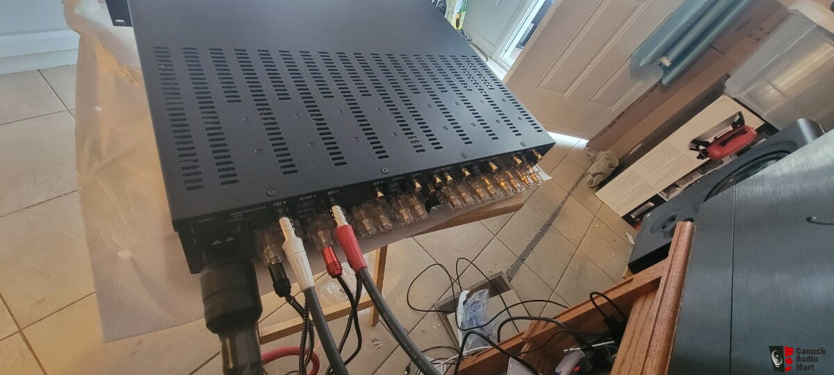 Bryston D250Z Eight Channel Amplifier Factory Restored 8x250 watts can ...