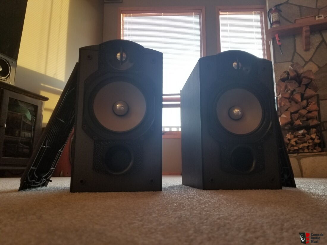 MINT Paradigm Studio 20 V3 - Excellent Shape For Sale - Canuck Audio Mart