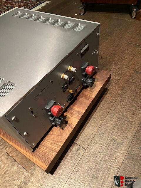 Luxman C800f and M800a - NEW PRICE Photo #4129371 - Canuck Audio Mart