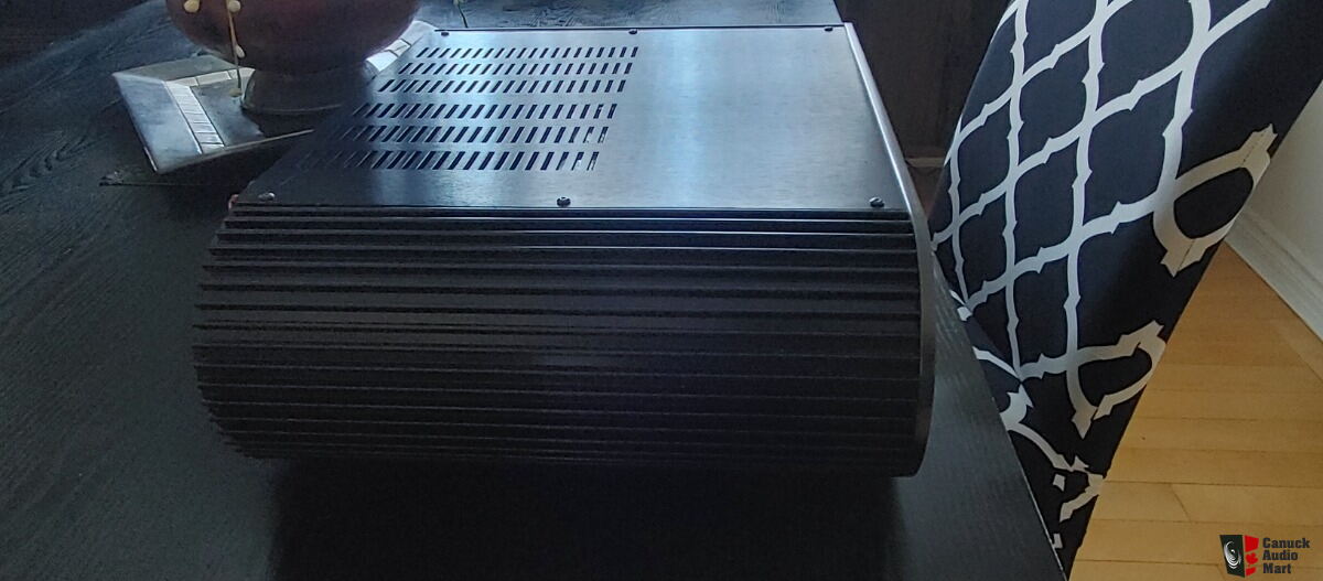 Sim Audio (Moon) W4070 Amplifier Photo #4137749 - Canuck Audio Mart
