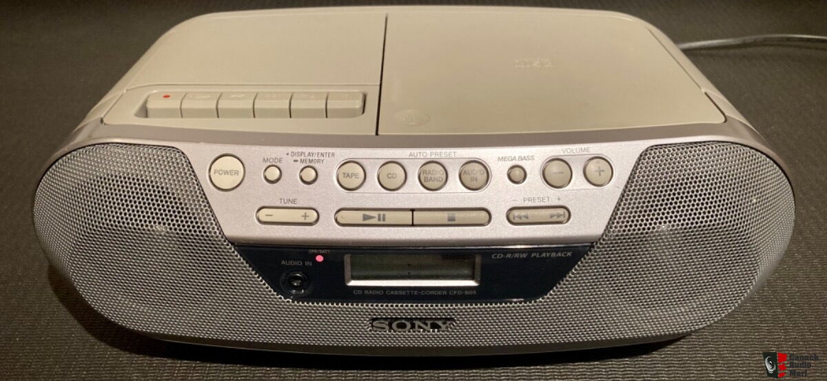 Sony portable system — CD / Cass / Radio For Sale - Canuck Audio Mart