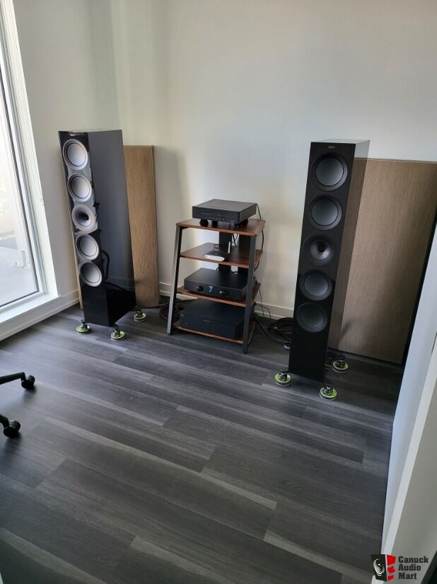 KEF R11 Gloss Black - Immaculate Condition For Sale - Canuck Audio Mart