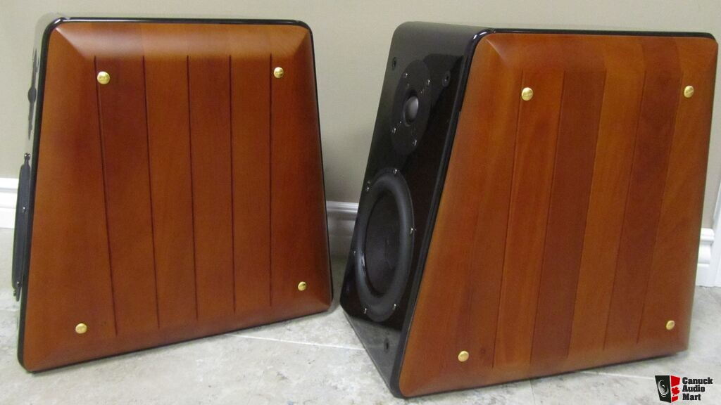 Usher X-718 Bookshelf Speakers Photo #4149115 - US Audio Mart