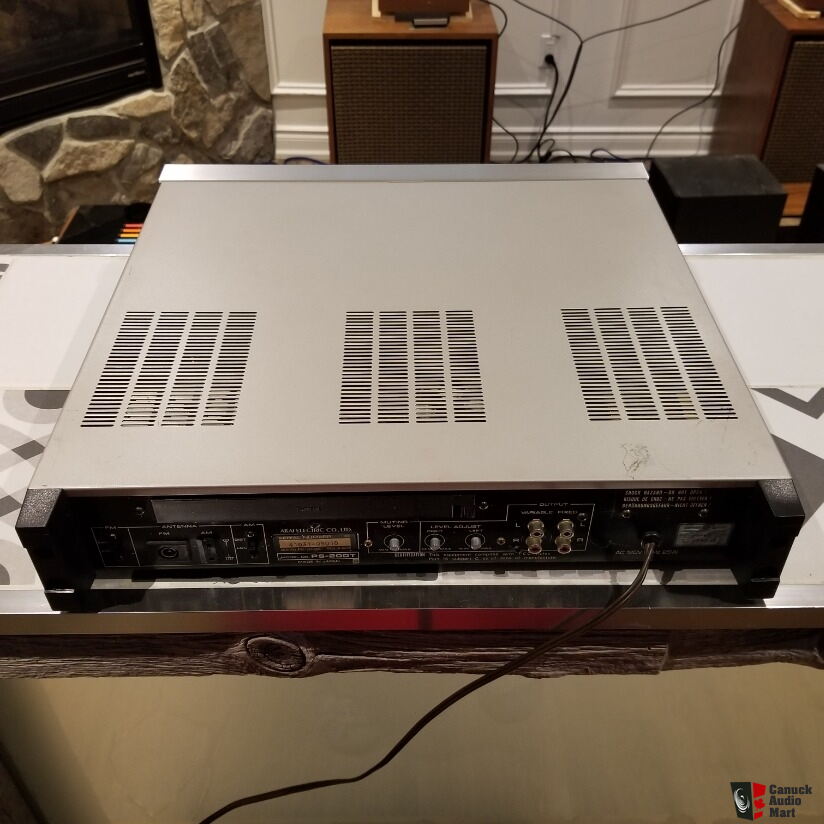 Prestige Series - Tuner AKAI PS-200T Photo #4153309 - Canuck Audio Mart