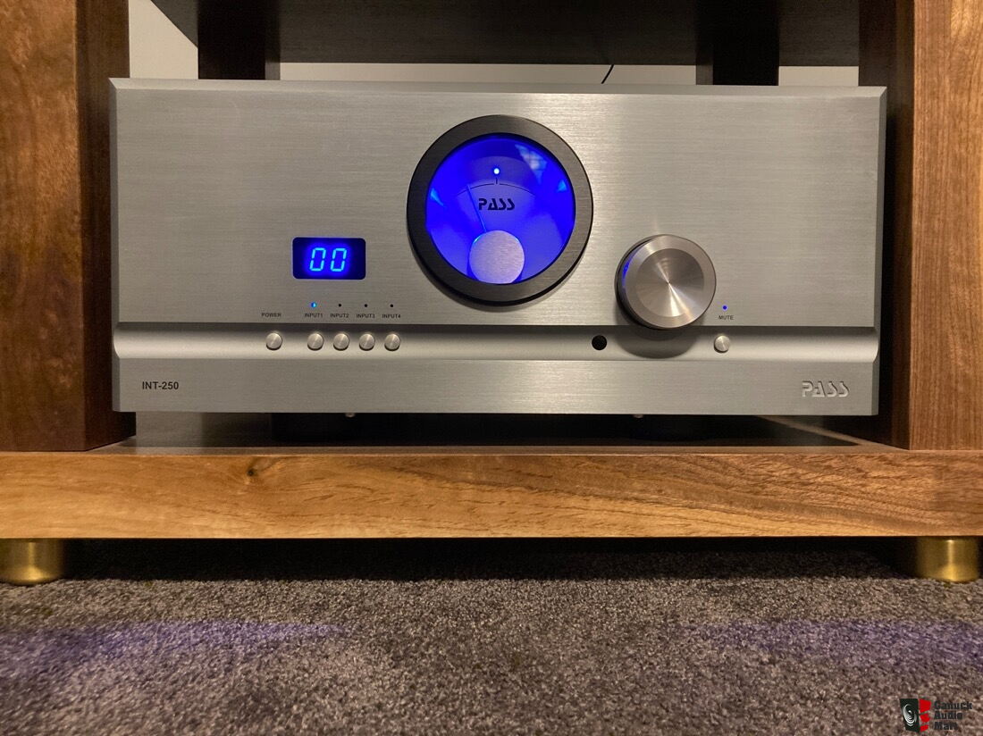 Pass Labs INT-250 Photo #4162569 - Canuck Audio Mart