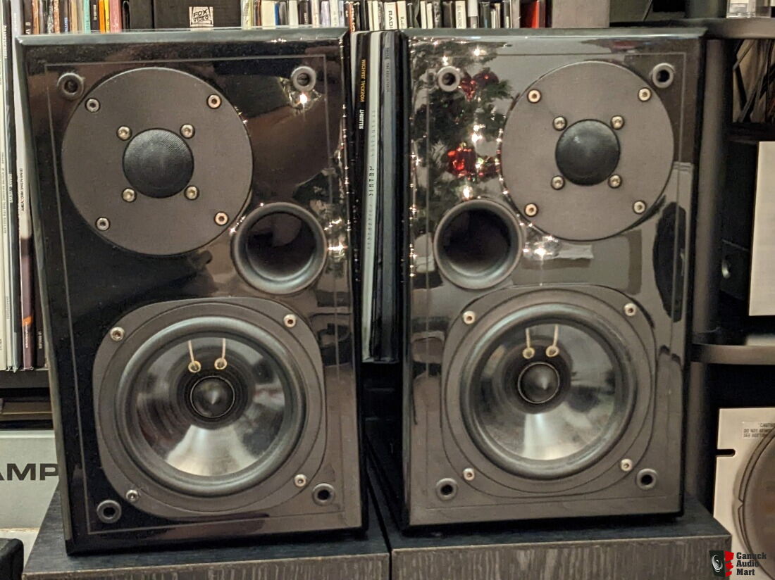 Usher S-520 Bookshelf Speakers Photo #4182771 - US Audio Mart