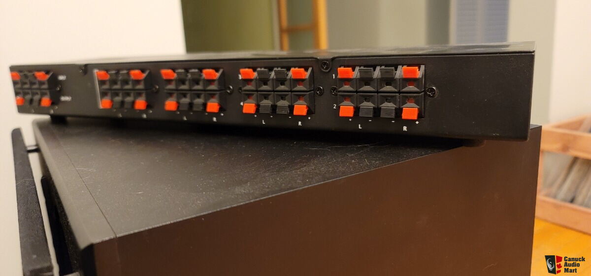 UltraLink TS8 8-Channel Speaker Selector Photo #4185657 - Canuck Audio Mart