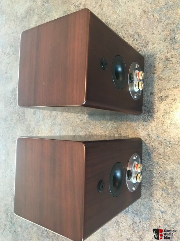 Pair of Monitor Audio Radius 90HD speakers in walnut Photo #4190468 ...