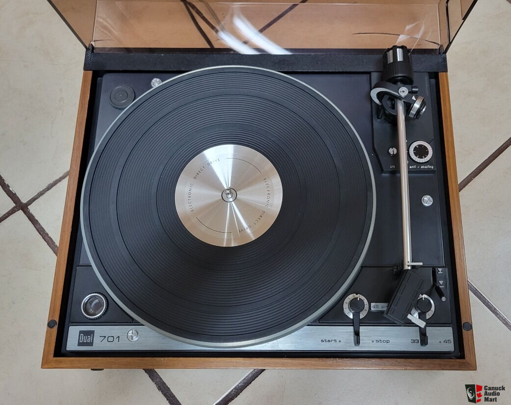 1970s DUAL 701 Turntable needs servicing Photo #4191249 - Canuck Audio Mart