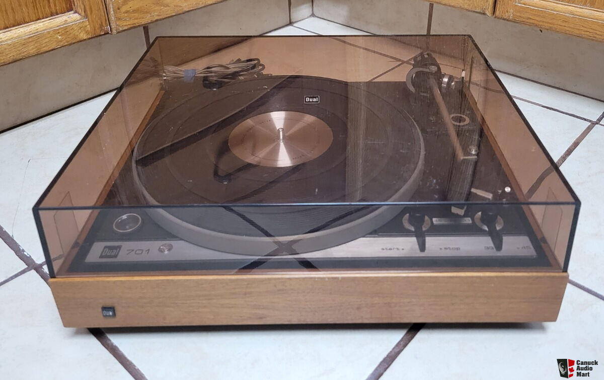 1970s DUAL 701 Turntable needs servicing Photo #4191258 - Canuck Audio Mart