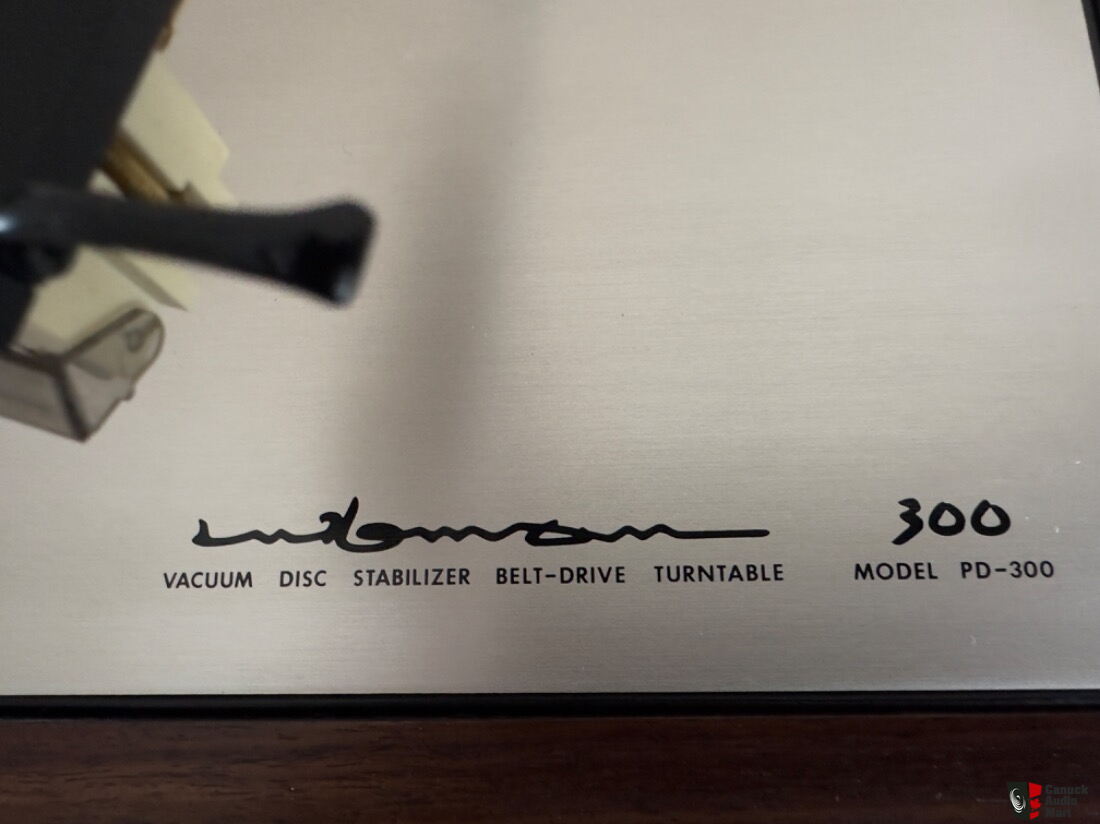 Luxman PD 300 Vacuum Belt Drive Turntable Photo #4195588 - UK Audio Mart