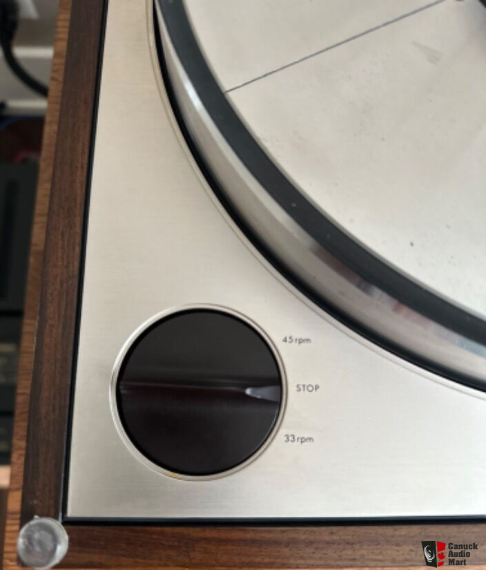 Luxman PD 300 Vacuum Belt Drive Turntable Photo #4195592 - US Audio Mart