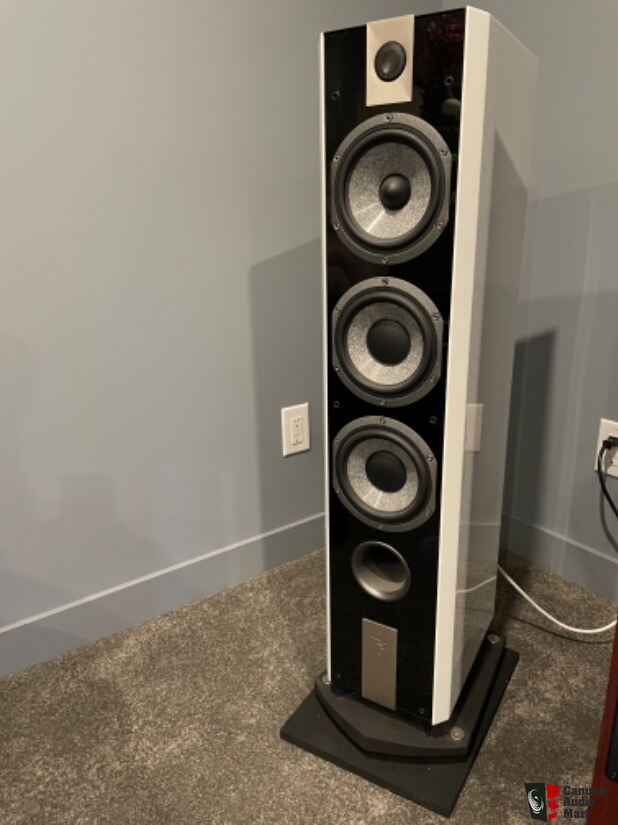 Focal 826 w towers gloss white Photo #4195892 - Canuck Audio Mart
