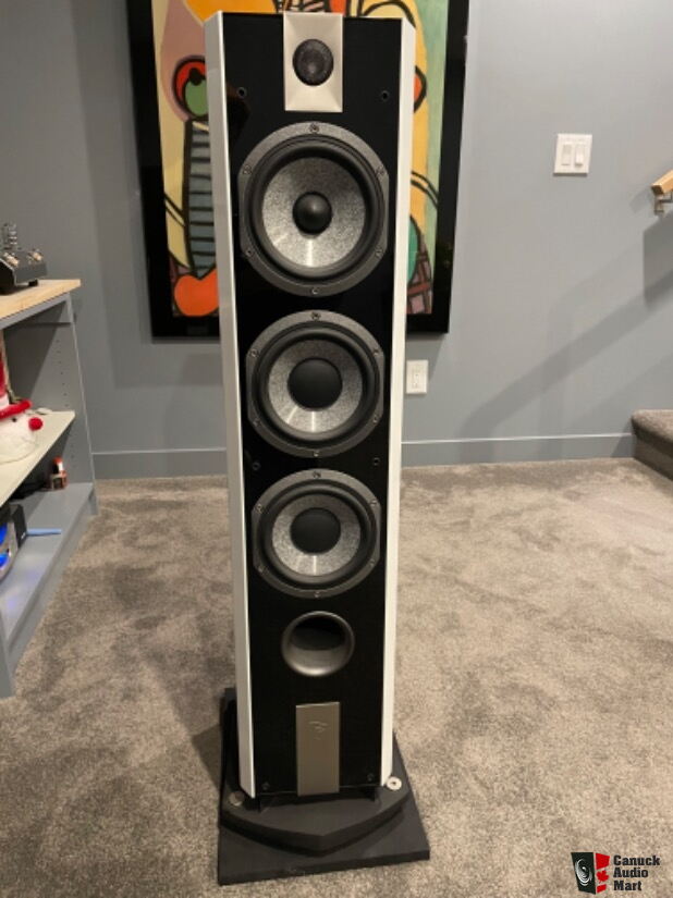 Focal 826 w towers gloss white Photo #4195887 - Canuck Audio Mart