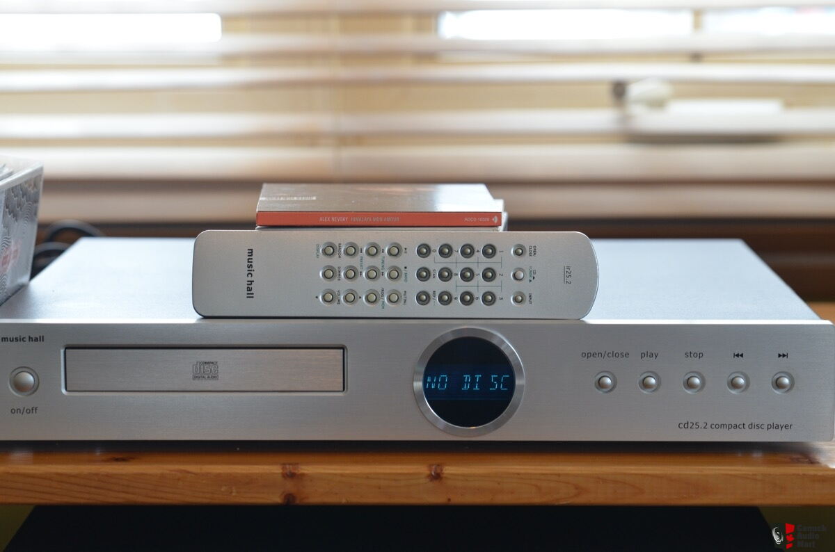 Lecteur cd MUSIC HALL 25.2 cd player + remote + box + instructions ...