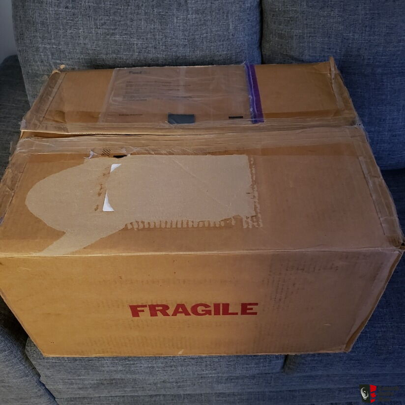 Primaluna Dialogue Premium preamplifier Photo #4216310 - US Audio Mart