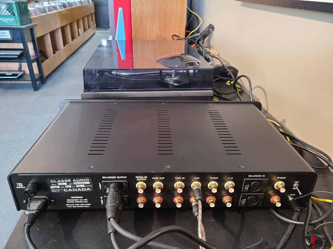 Classe Audio Ten Amplifier with Classe Audio Four Pre-amplifier Photo ...