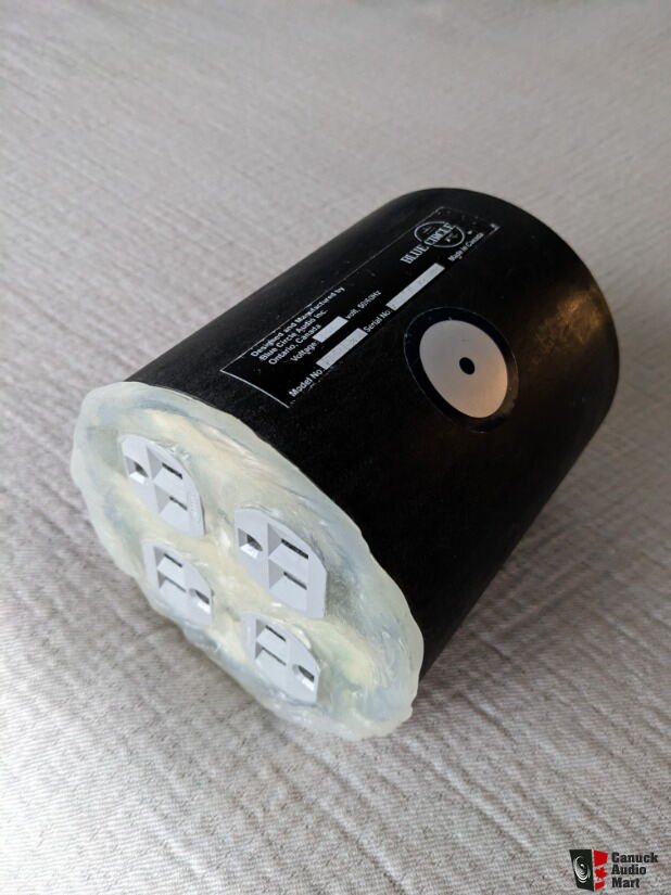 Blue Circle PLC FX2 Thingee - 4 Outlets For Sale - Canuck Audio Mart
