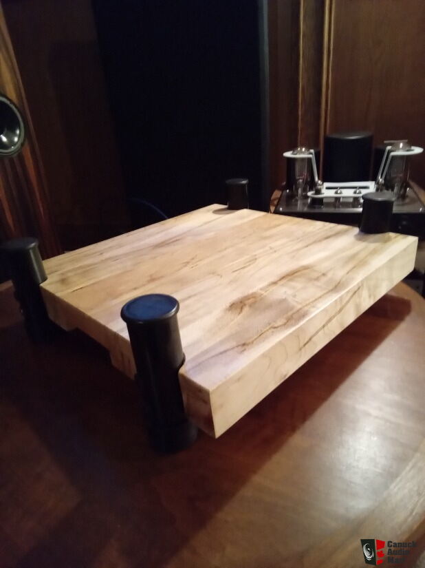Massive amp/ turntable stand Photo #4247777 - Canuck Audio Mart