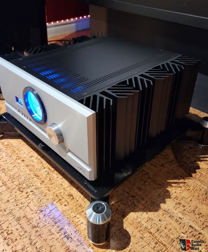 Pass Labs INT-250 Integrated Amplifier Photo #4256175 - US Audio Mart
