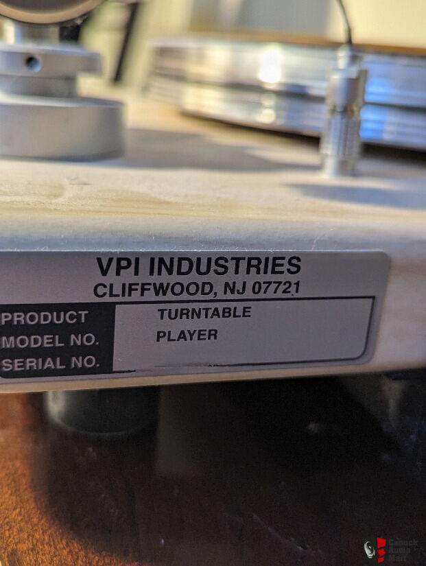 VPI Player turntable with integrated preamp and headphone amp Photo ...