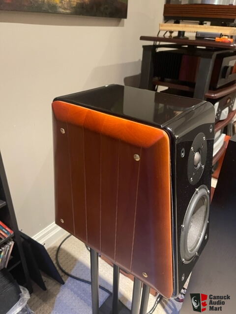 Usher X-718 Photo #4260046 - Canuck Audio Mart