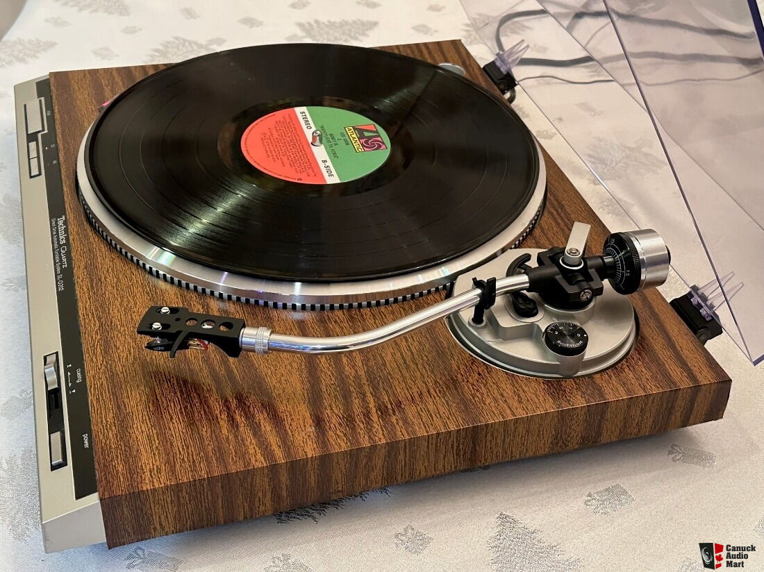 Technics SL-Q202 Turntable Photo #4260842 - Canuck Audio Mart