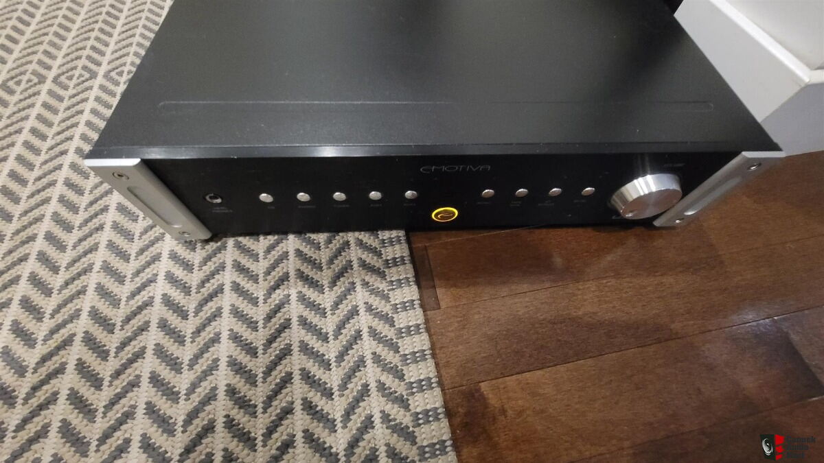 Emotiva USP-1 Stereo Preamp with Phono Stage Photo #4271091 - Canuck ...