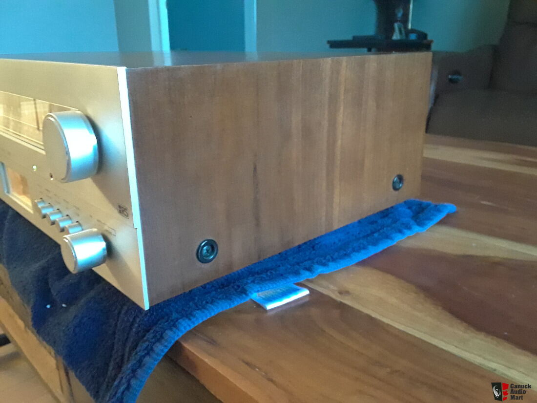 Realistic TM-1001 AM/FM Tuner