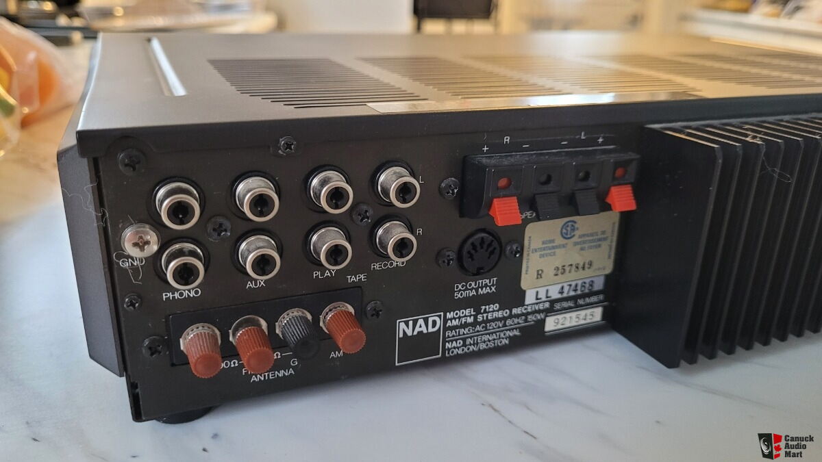 NAD 7120 stereo reciever with outstanding FM and phono performance ...