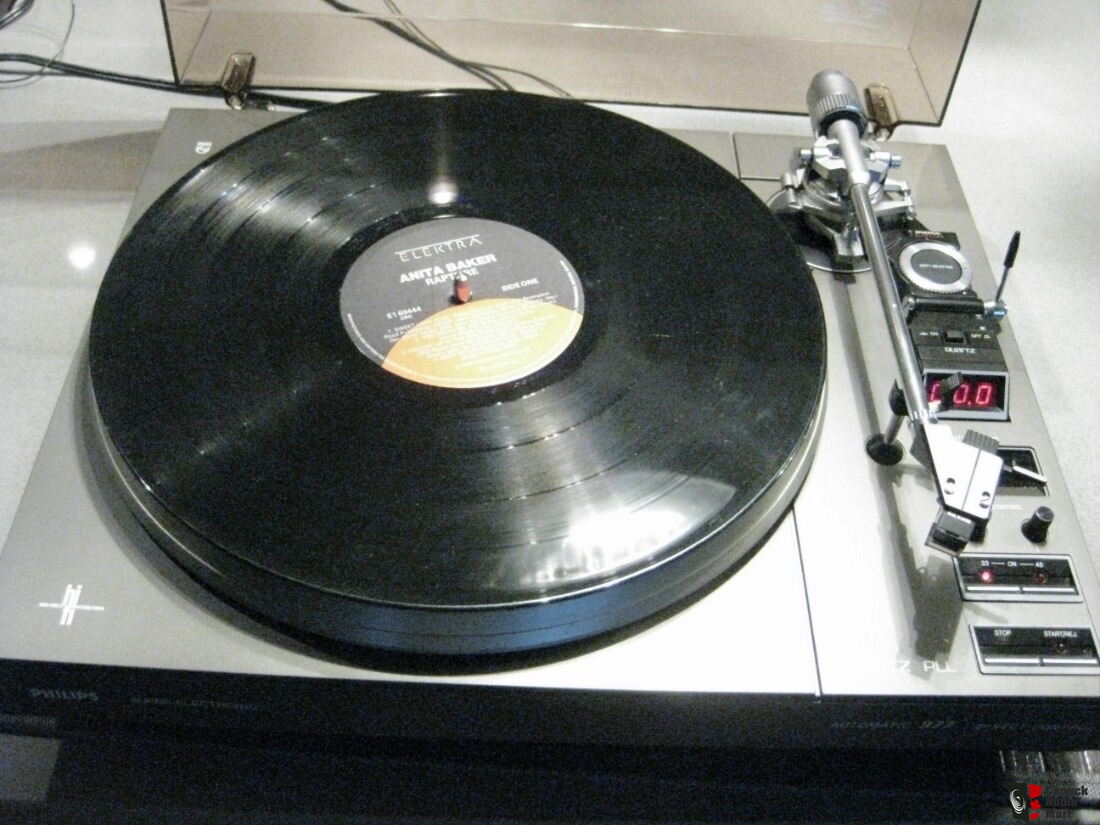 Philips AF 977 quartz belt driven top of the line fully automatic Photo ...