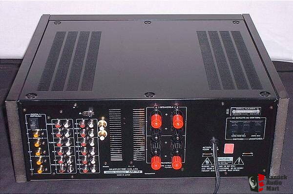 Akai Reference Master AM-73 Digital Integrated Amplifier in stunning ...