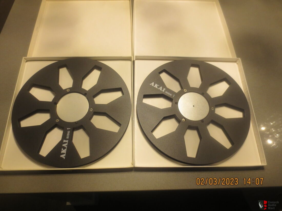 AKAI 10" REELS PAIR IN MINT Condition for 1/4" tape For Sale - Canuck ...