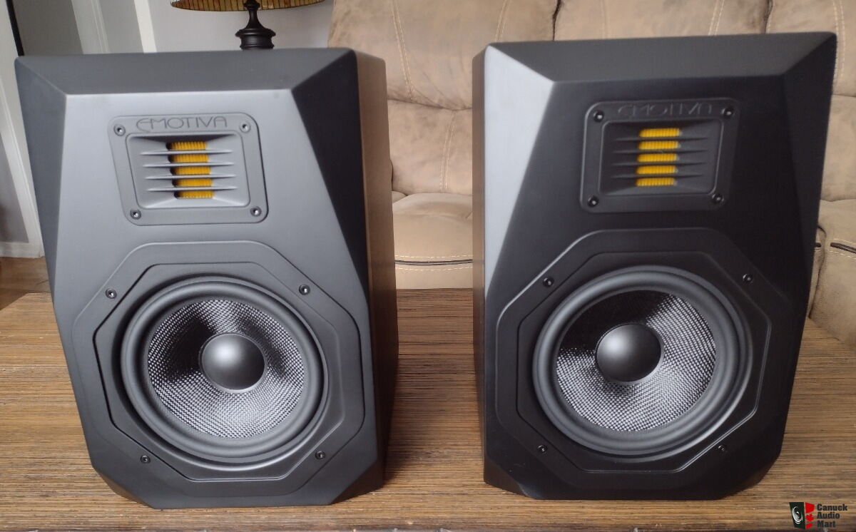 Emotiva B2+ Bookshelf Speakers Photo #4297453 - US Audio Mart