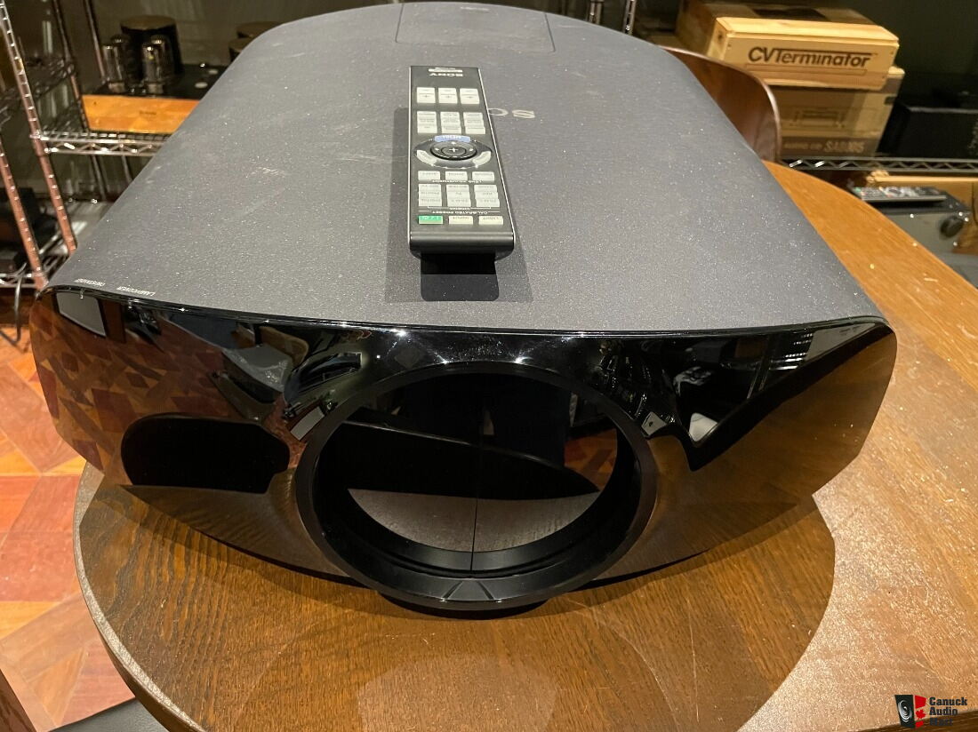 Sony VPL-VW1100ES SXRD Projector 3D ( local pick up) Dealer Ad - Canuck ...