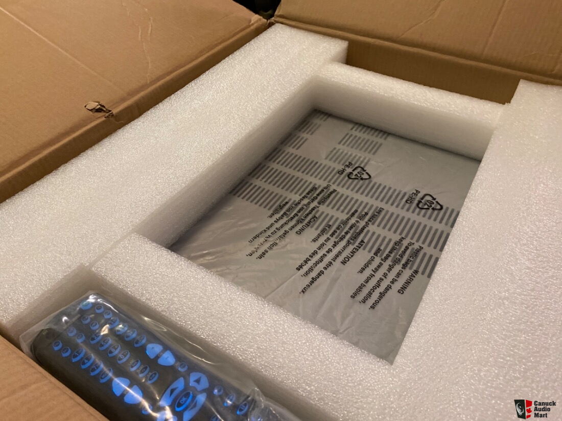 Arcam AVR350 receiver - with box, manual, remote and cord Photo ...
