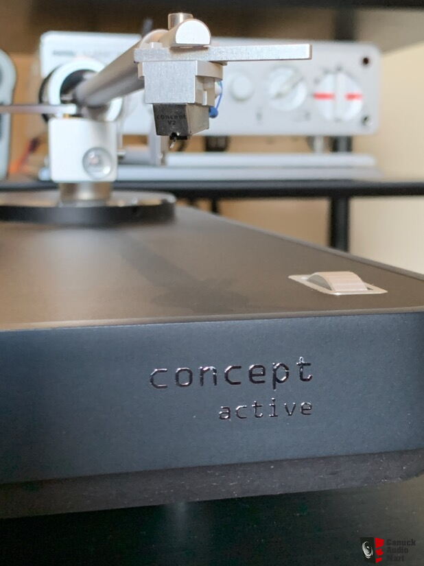 Clearaudio Concept Active Turntable with Built-In Phono Stage Photo ...