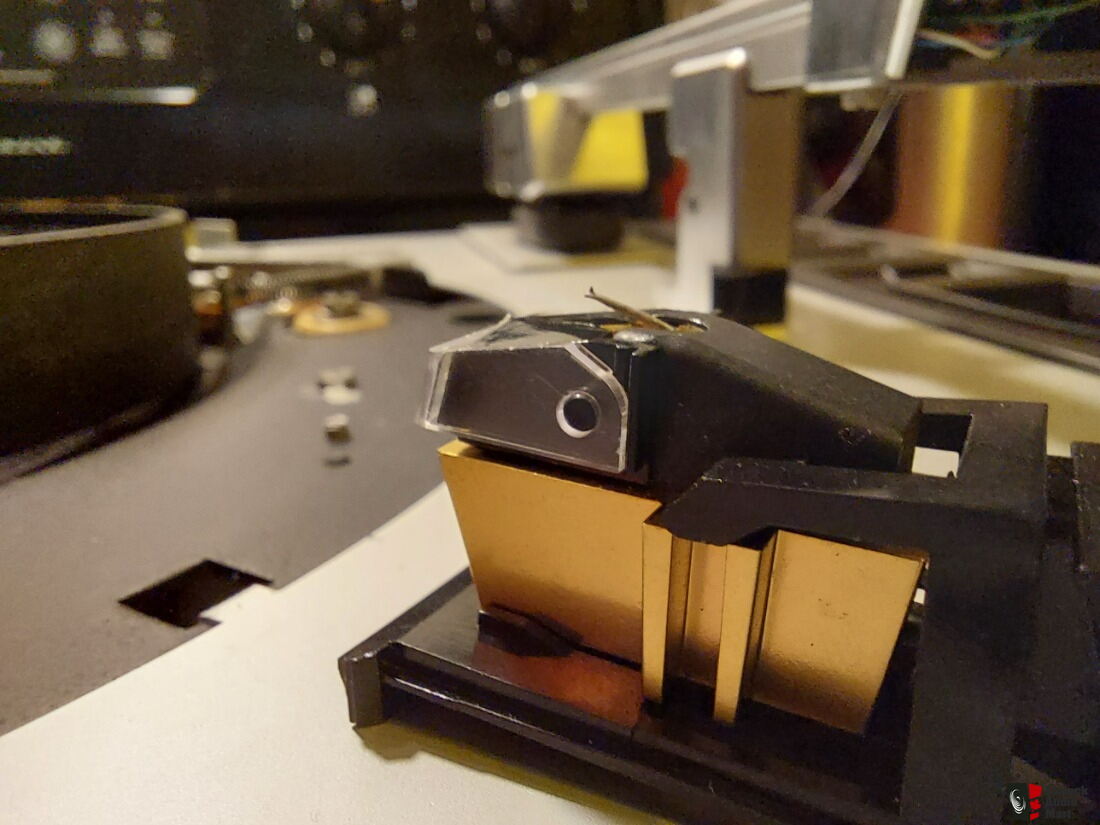 Phillips 209s turntable and 412 cartridge with excellent stylus Photo ...