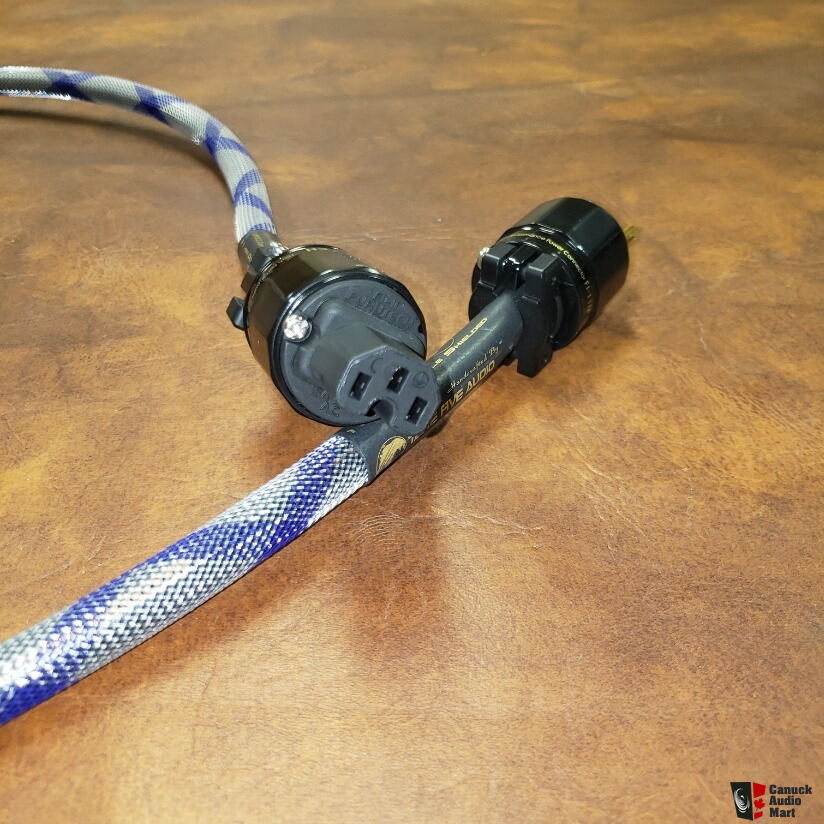 Neotech 3002III power cable & Furutech Photo #4351649 - Canuck Audio Mart
