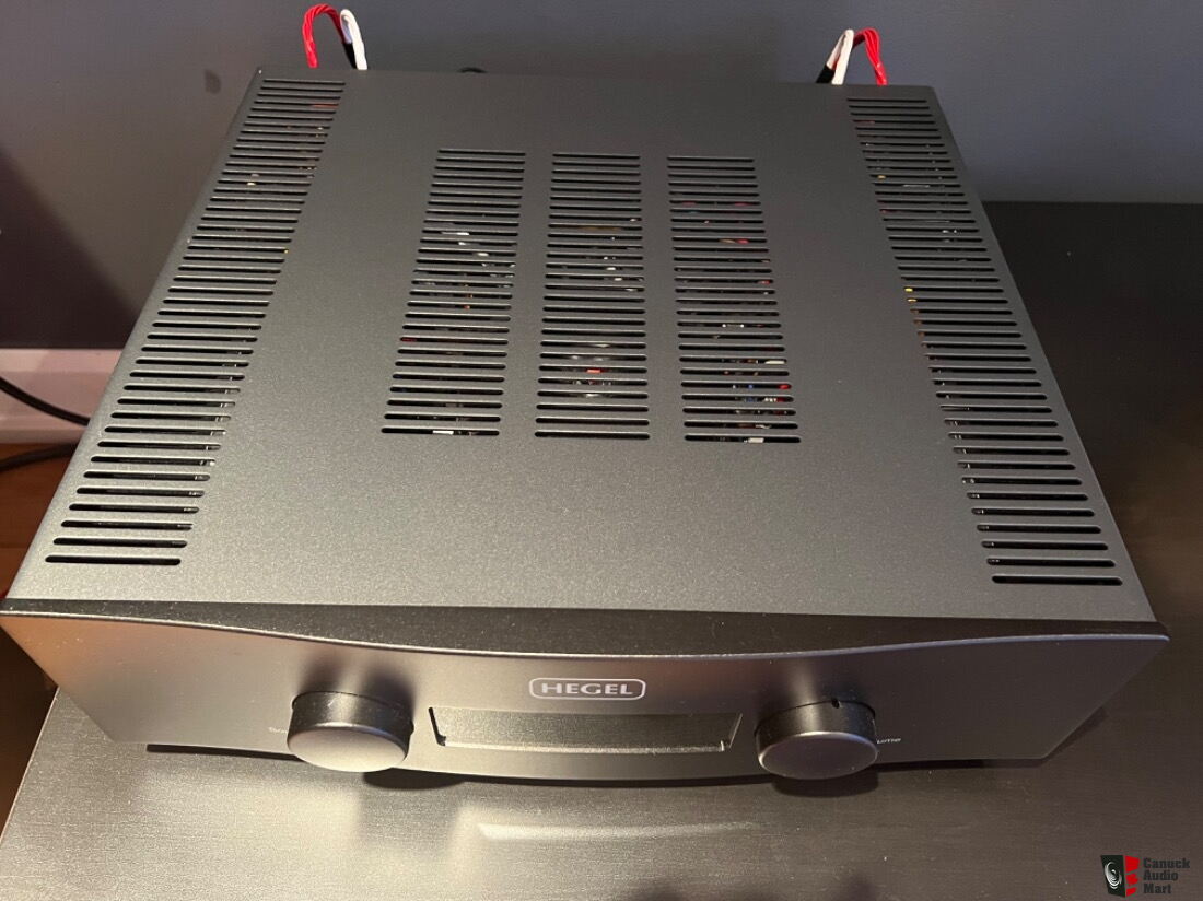 Hegel H390 Integrated amplifier Photo #4369189 - UK Audio Mart