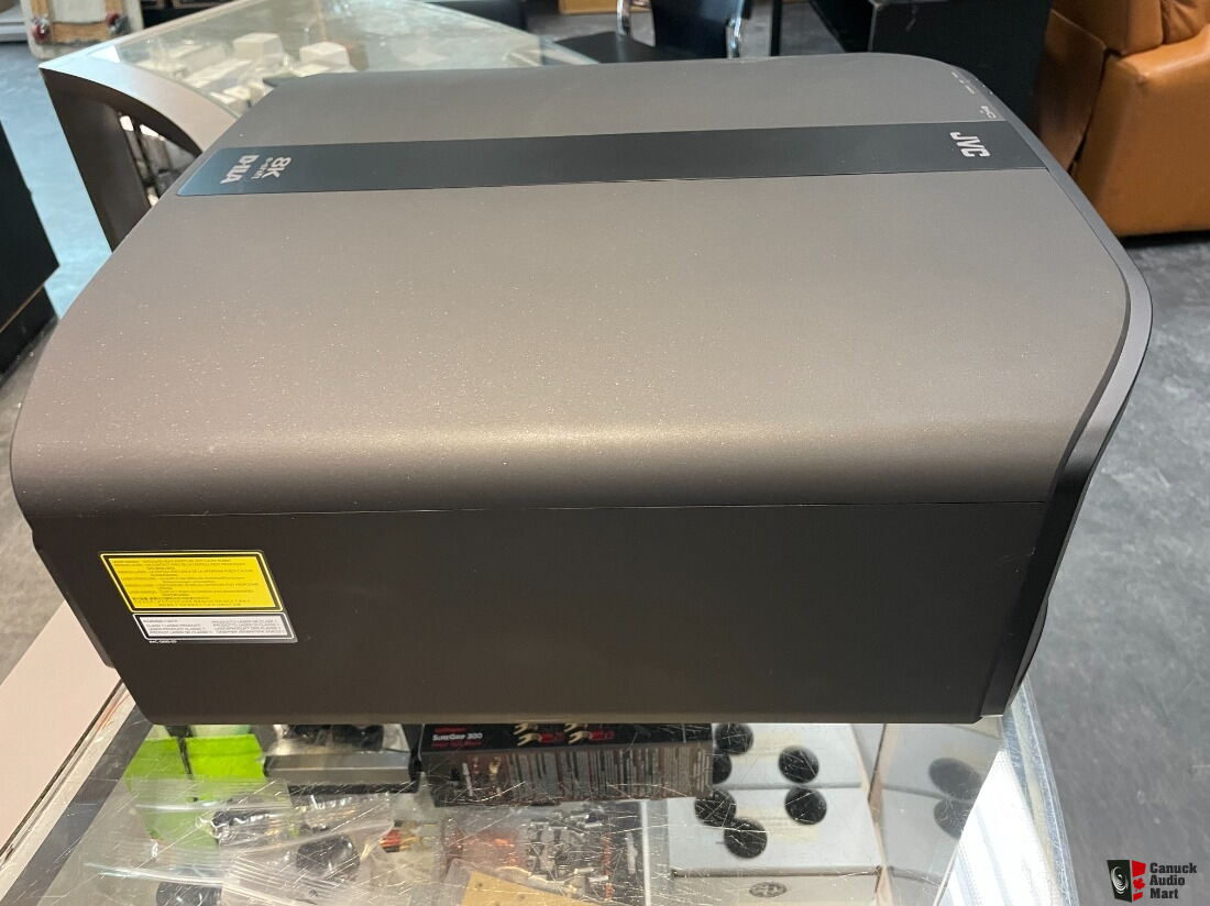 JVC DLA-RS2100 4k / 8k e-Shift ( floor demo) Photo #4376122 - Canuck ...