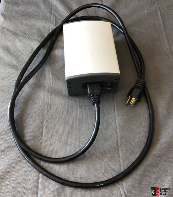 PS Audio Ultimate Outlet standard 15 amp Photo #4381859 - Canuck Audio Mart