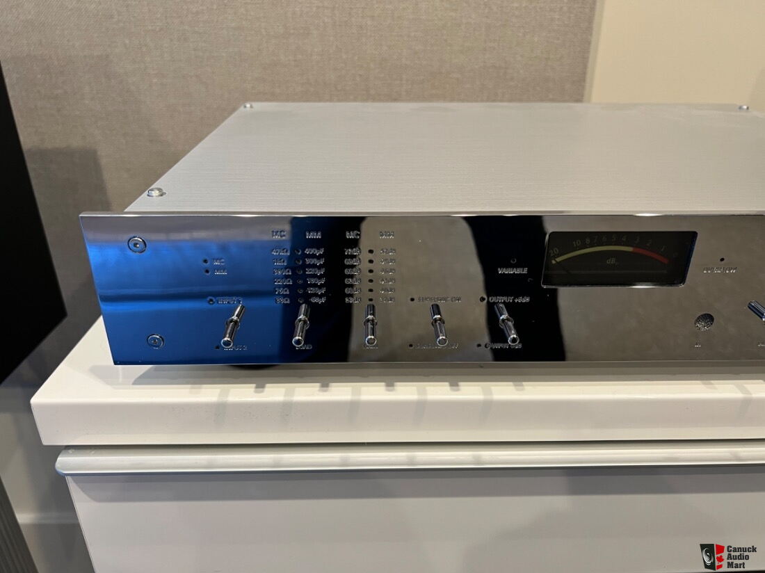 Burmester Audio Systems 100 Phono Preamplifier Photo #4397216 - UK ...