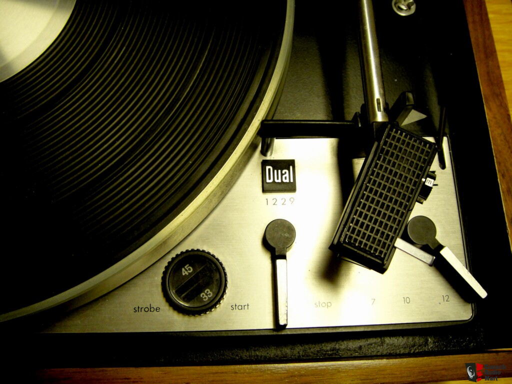 Dual 1229 turntable Photo #440715 - Canuck Audio Mart