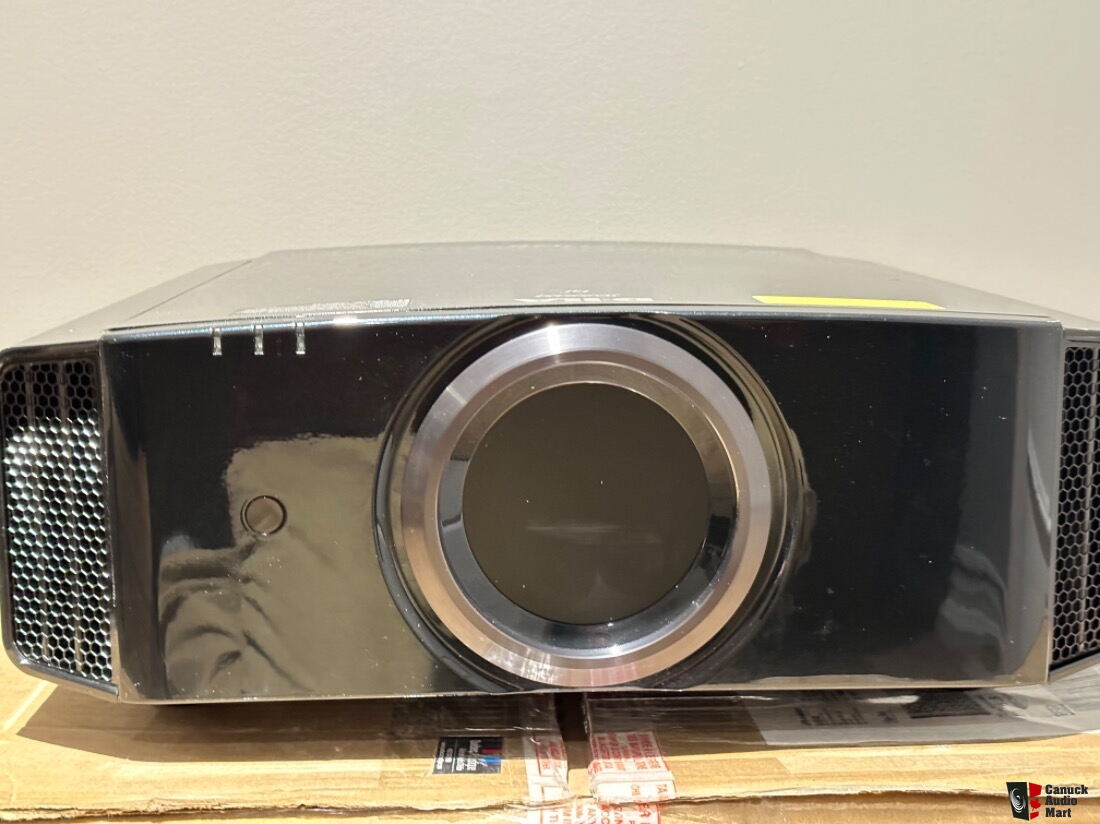 JVC DLA X790R 4K Projector (~443 hours) For Sale - US Audio Mart