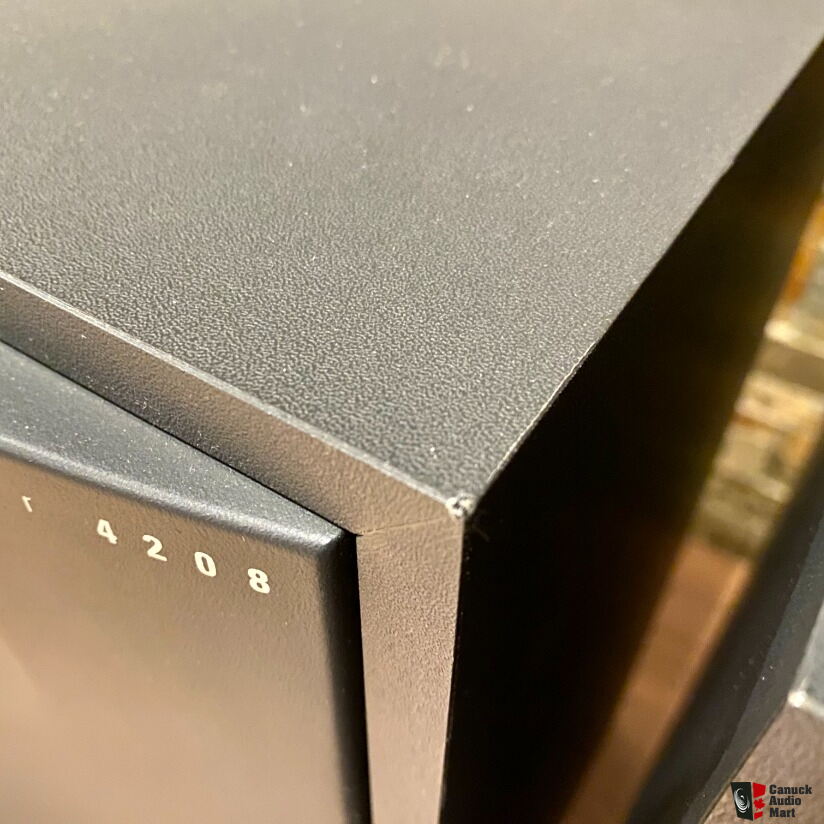 JBL 4208