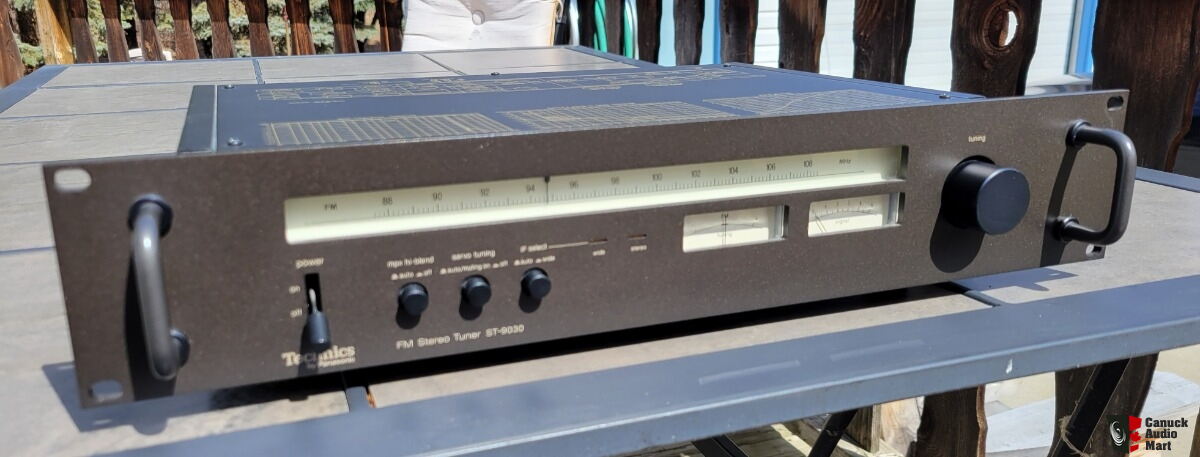 Technics ST-9030 tuner - audiophile 8 gang - not many better Photo ...