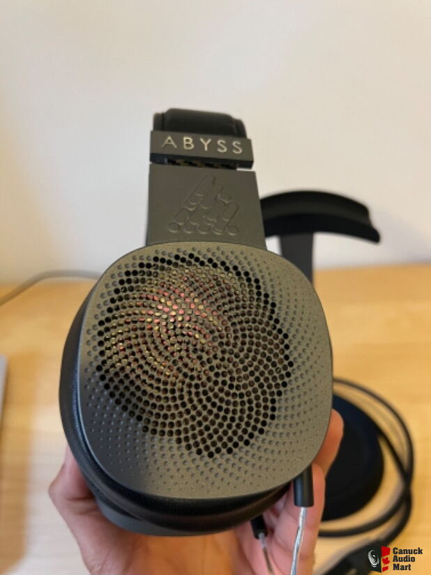 Abyss Diana Phi - LNIB with Stock + V2 Pads + 4 Pin XLR Photo #4450253 ...